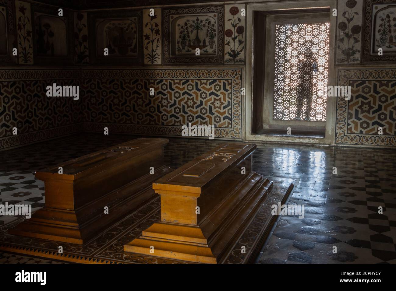 Tomb of I'timād-ud-Daulah. White marble mausoleum, Baby Taj, with ...