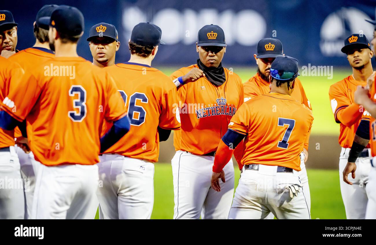 ROTTERDAM - Dutch baseball players will play against Spain in the semi ...