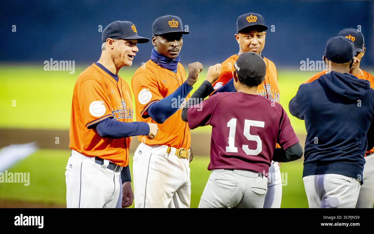 ROTTERDAM - Dutch baseball players prepare for the semi-final against ...