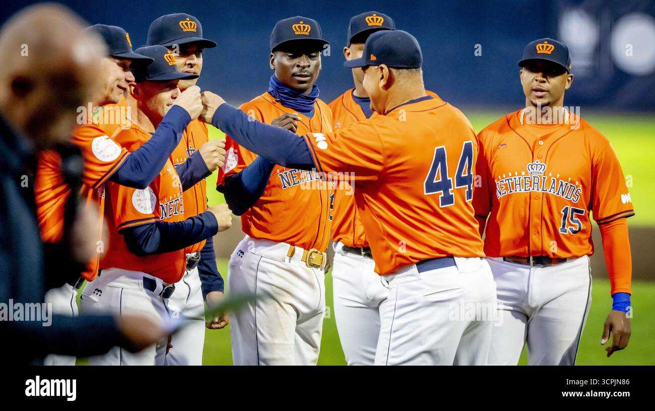 ROTTERDAM - Dutch baseball players prepare for the semi-final against ...