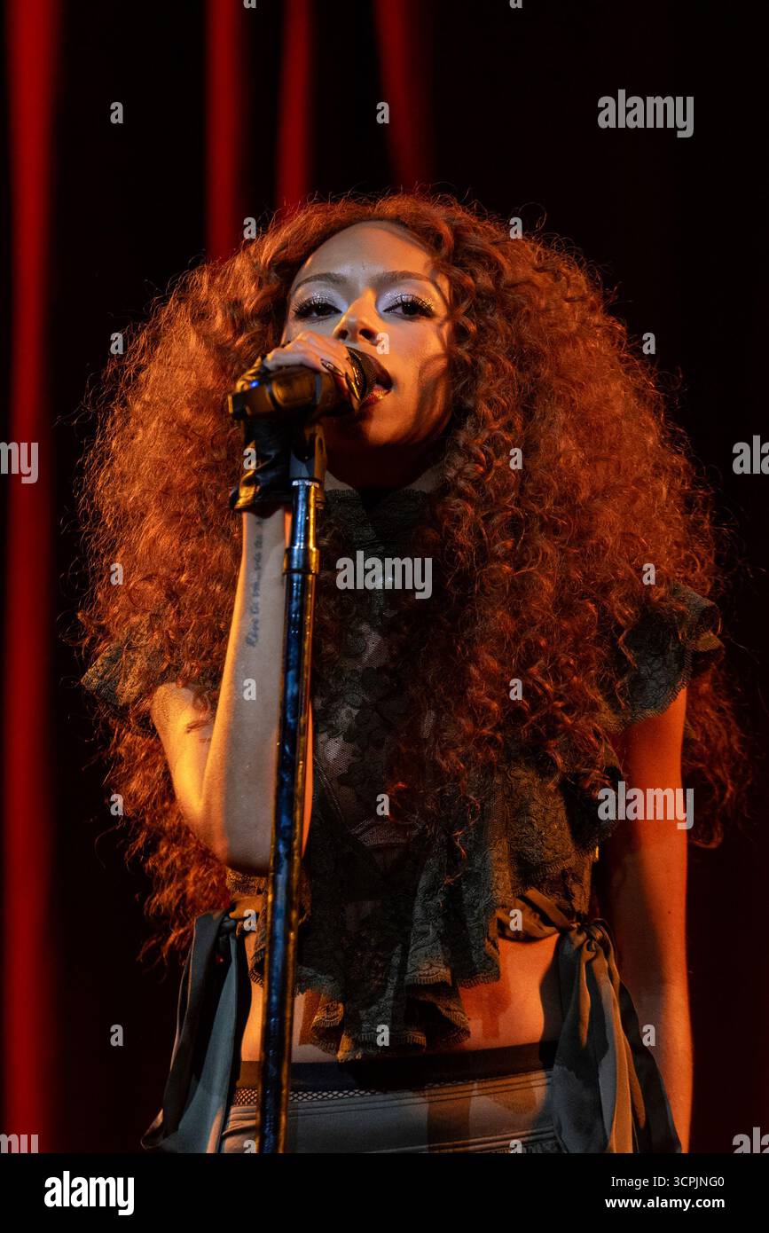 Ravyn Lenae supporting the Bite Me Tour at Allstate Arena on September ...