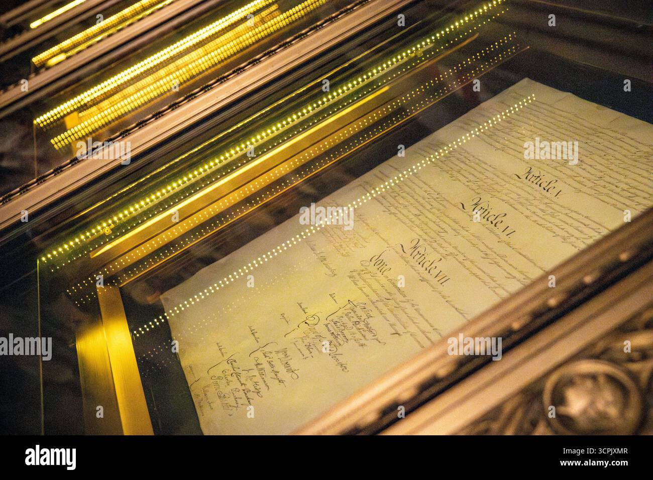 Fifth page of the u s constitution hi-res stock photography and images ...