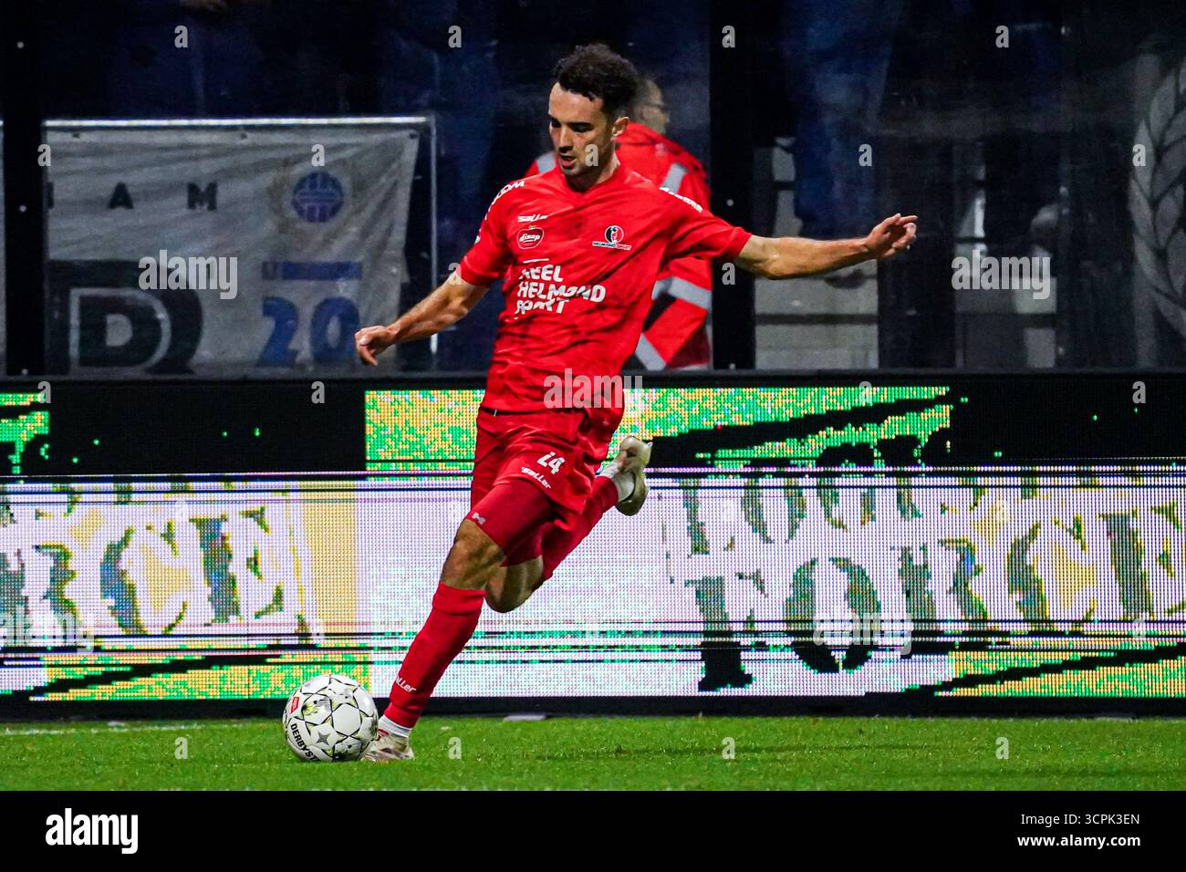 HELMOND, NETHERLANDS - SEPTEMBER 26: Amine Et-Taibi of Helmond Sport ...