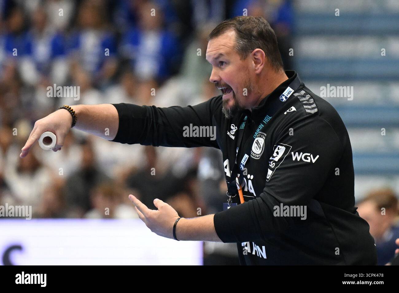 Misha Kaufmann (Trainer TVB Stuttgart) gestikuliert GER, VfL ...