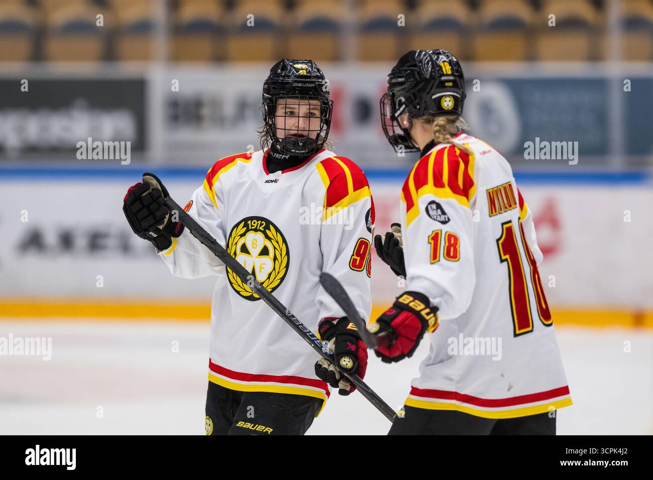 250926 Brynäs Tilde Sundnäs Grillfors och Jenniina Nylund deppar efter ...