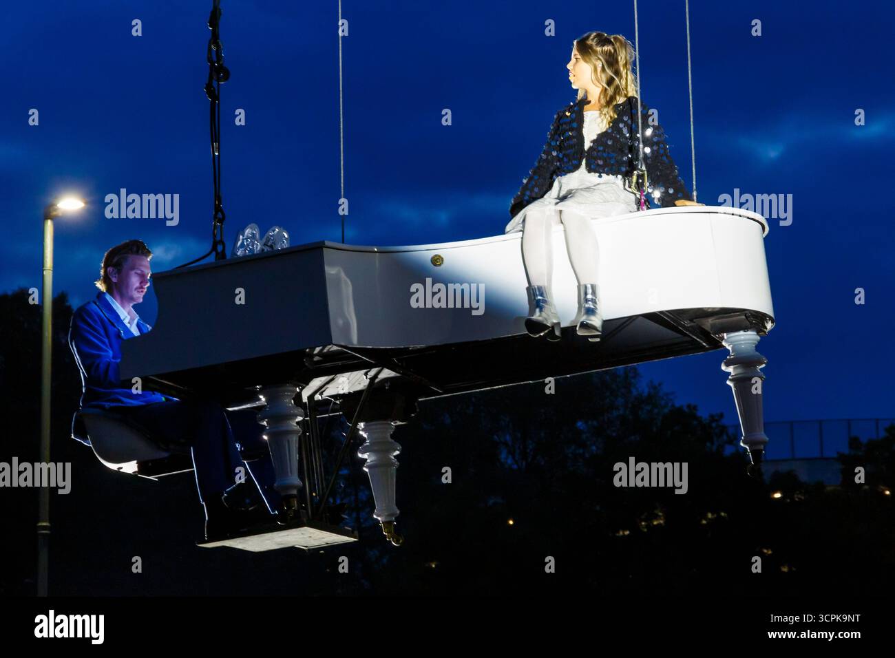 Bournemouth, Dorset, UK. 26th September 2025. Thousands flock to ...