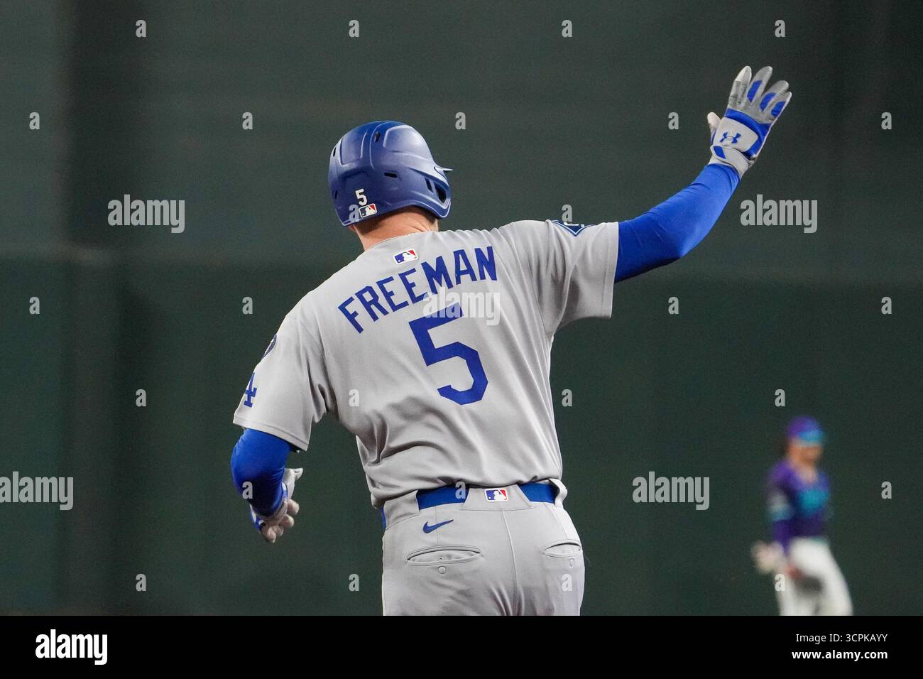 Los Angeles Dodgers first base Freddie Freeman (5) against the Arizona ...