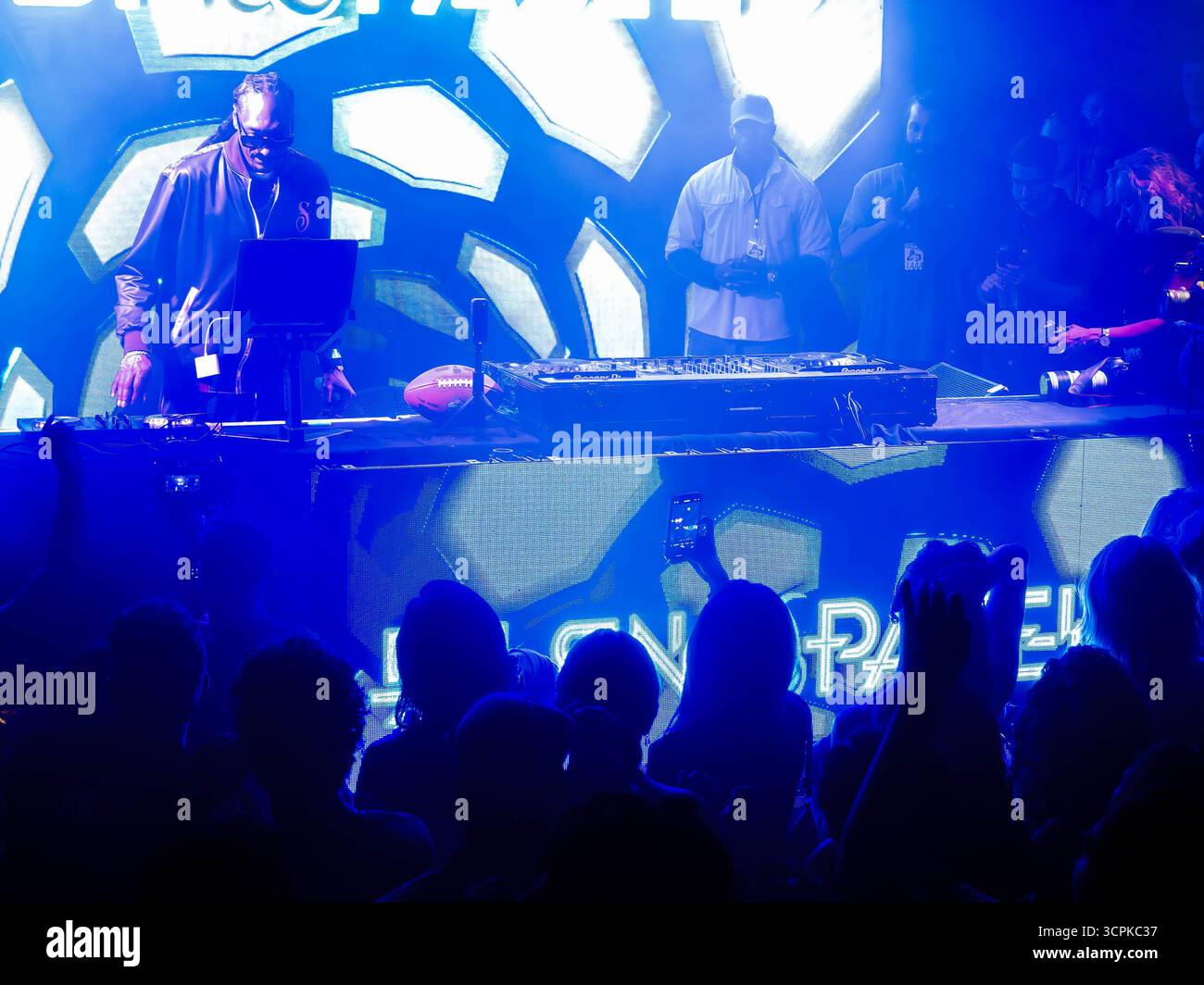 St. Kilda, Australia. 26th Sep, 2025. American rapper Snoop Dogg ...