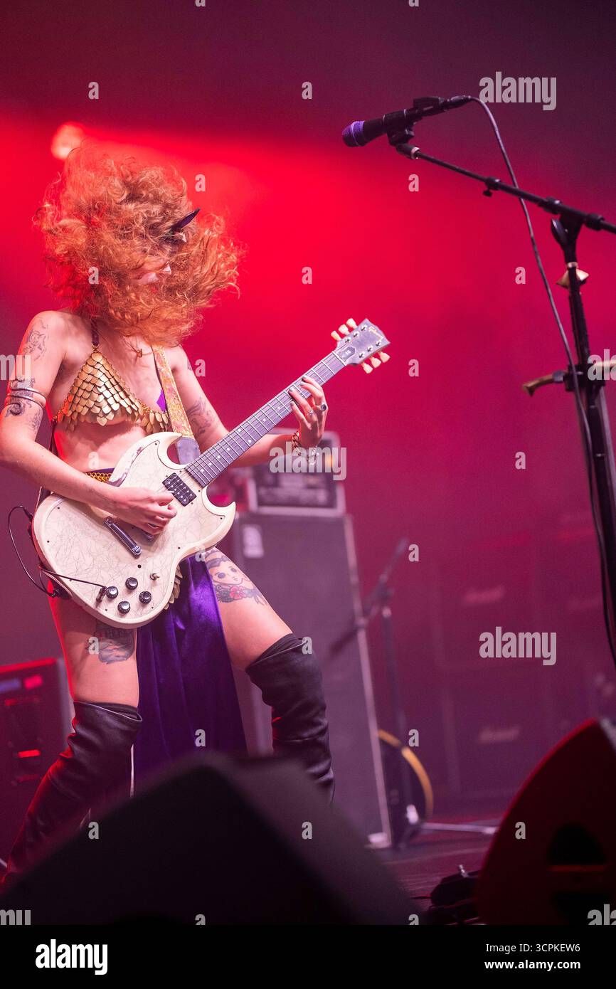 September 26, 2025: Riley Pinkerton with Castle Rat band performing at ...