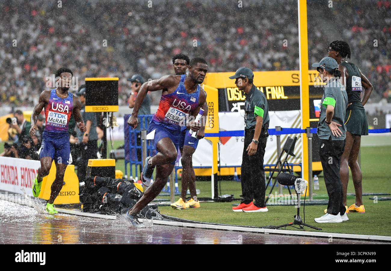 Khaleb McRae & Rai Benjamin of the USA competing in the 4x400m relay ...