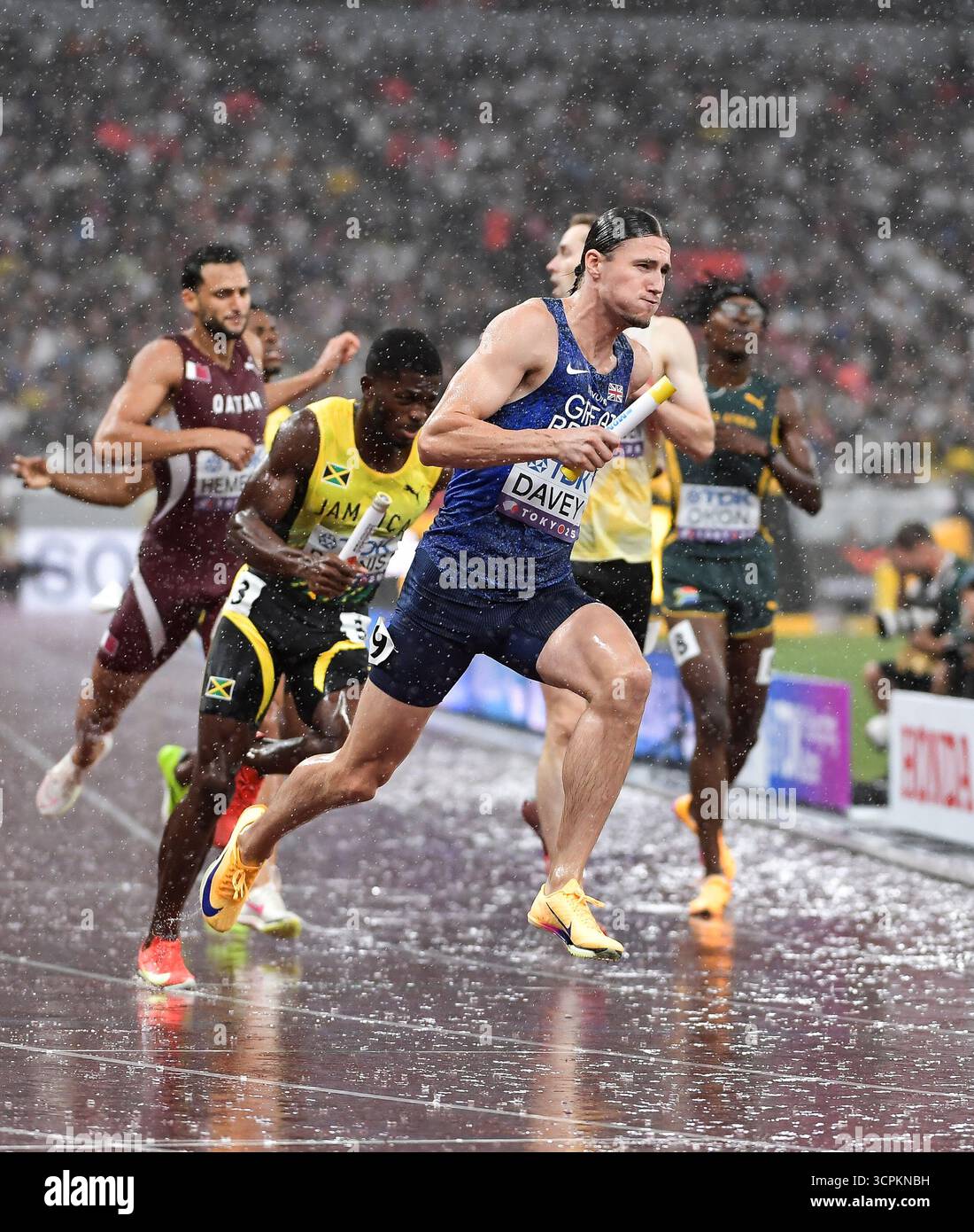 Lewis Davey of Great Britain & NI competing in the 4x400m relay final ...