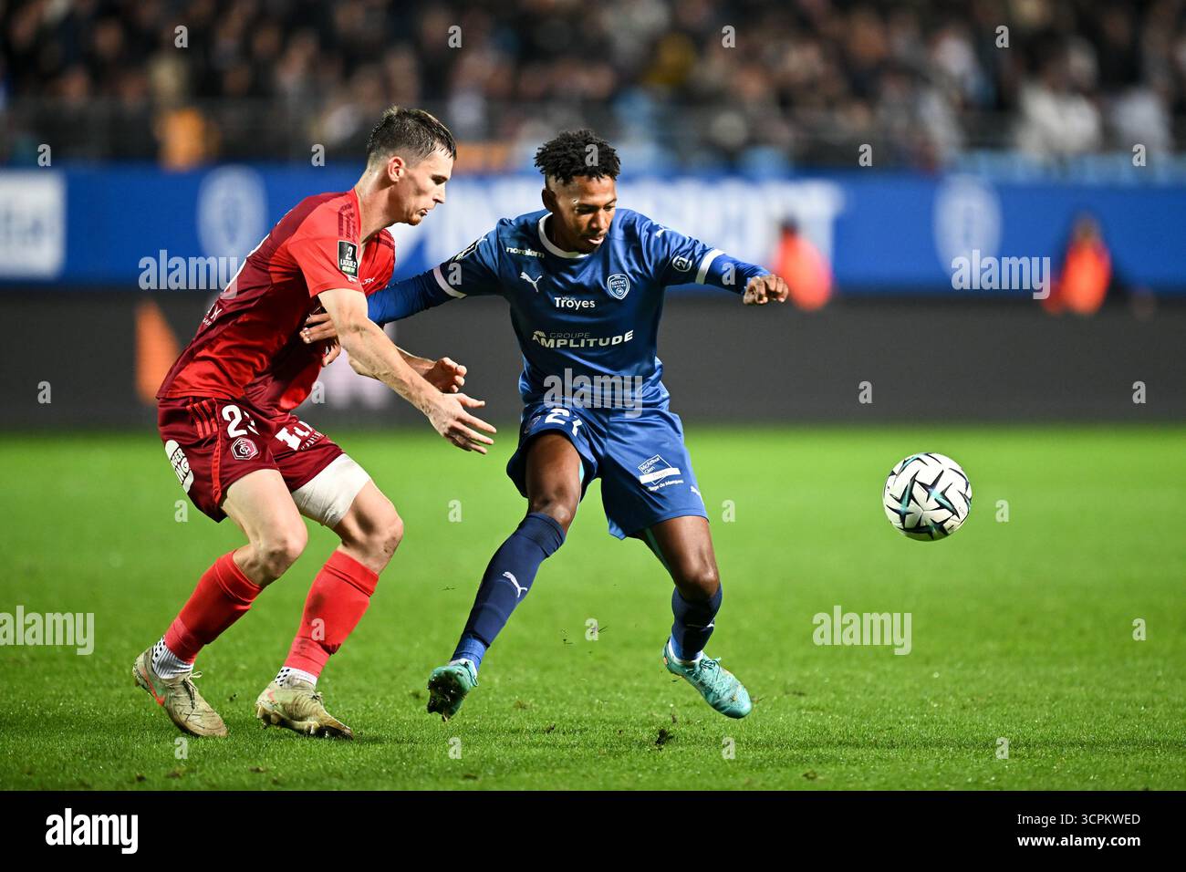 23 Matteo VEILLON (fca) - 21 Tawfik BENTAYEB (estac) during the Ligue 2 ...
