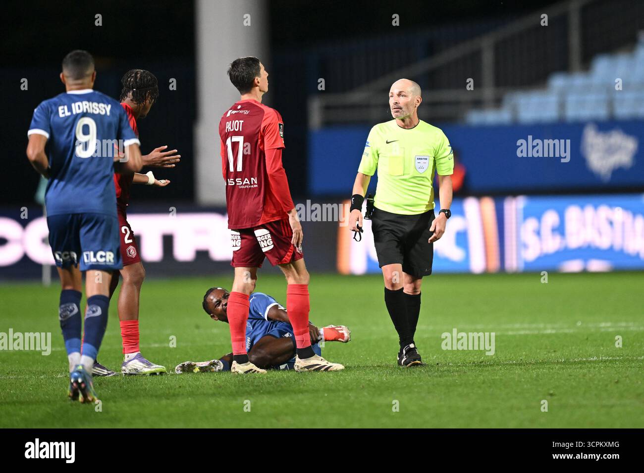 Florent BATTA (ARBITRE) during the Ligue 2 BKT match between Troyes and ...