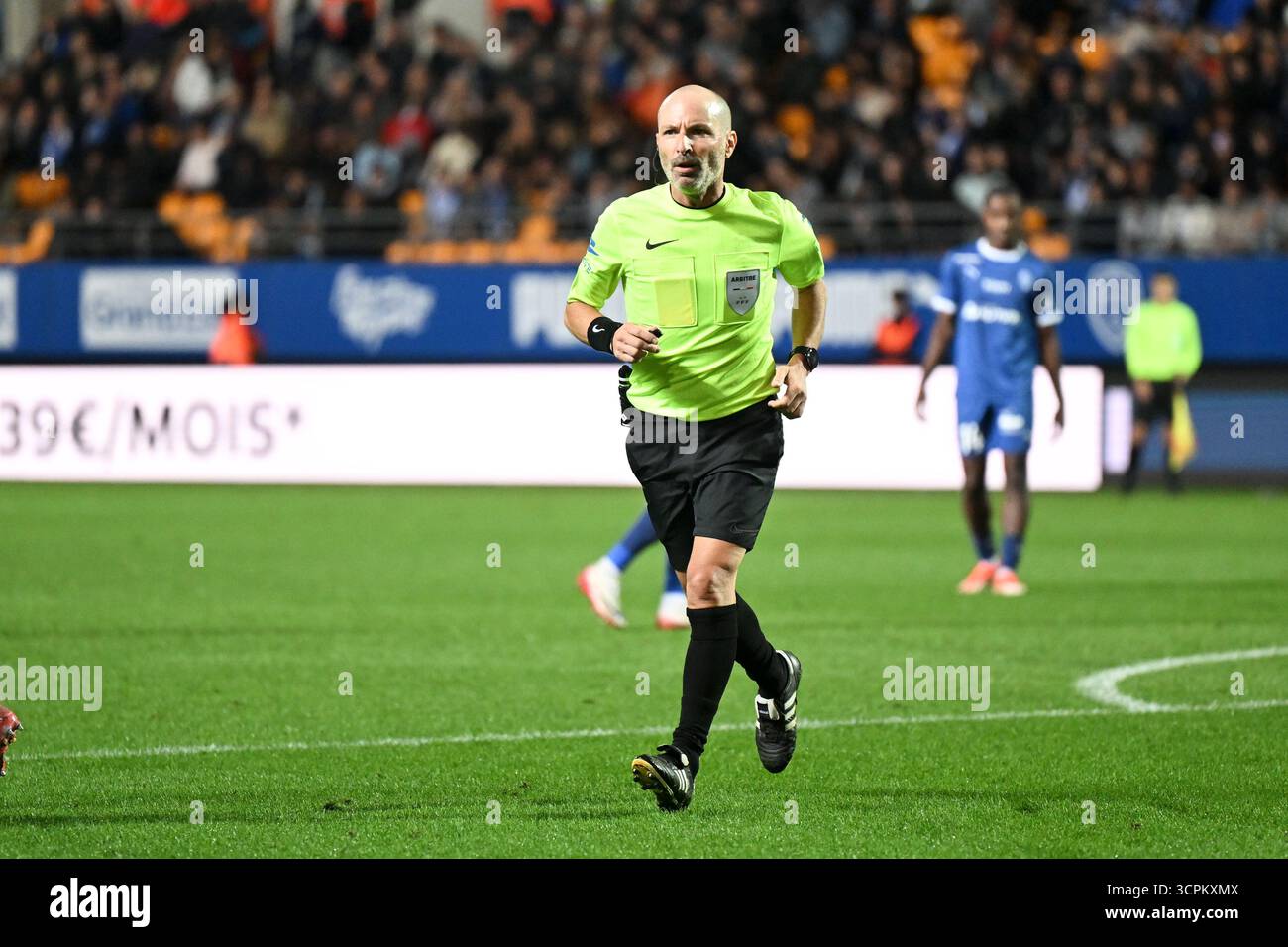 Florent BATTA (ARBITRE) during the Ligue 2 BKT match between Troyes and ...