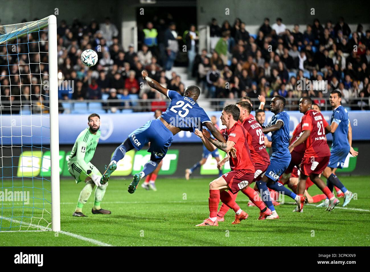 25 Paolo GOZZI (estac) during the Ligue 2 BKT match between Troyes and ...