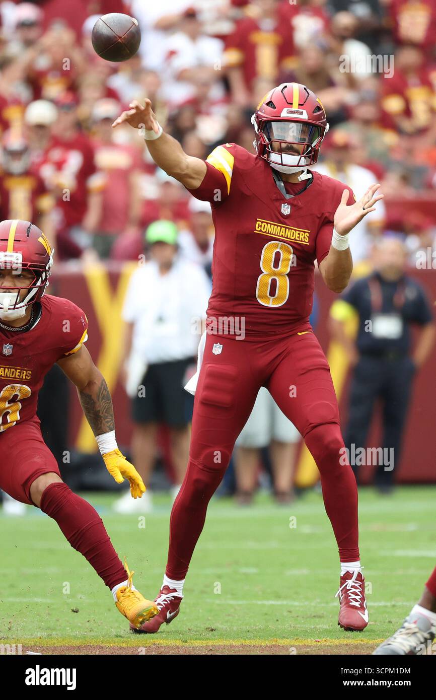 Washington Commanders quarterback Marcus Mariota (8) throws the ball ...