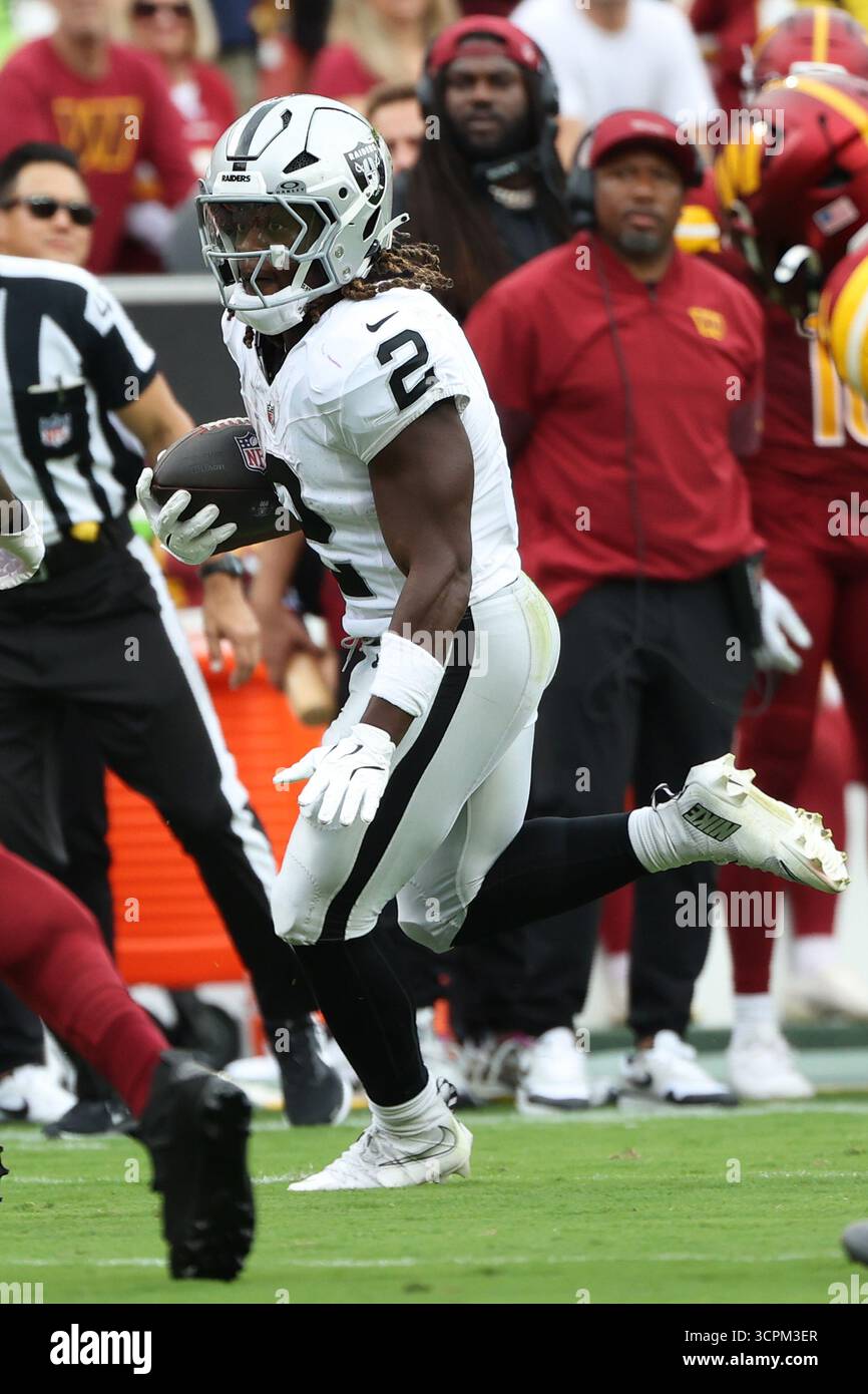 Las Vegas Raiders running back Ashton Jeanty (2) runs with the ball ...