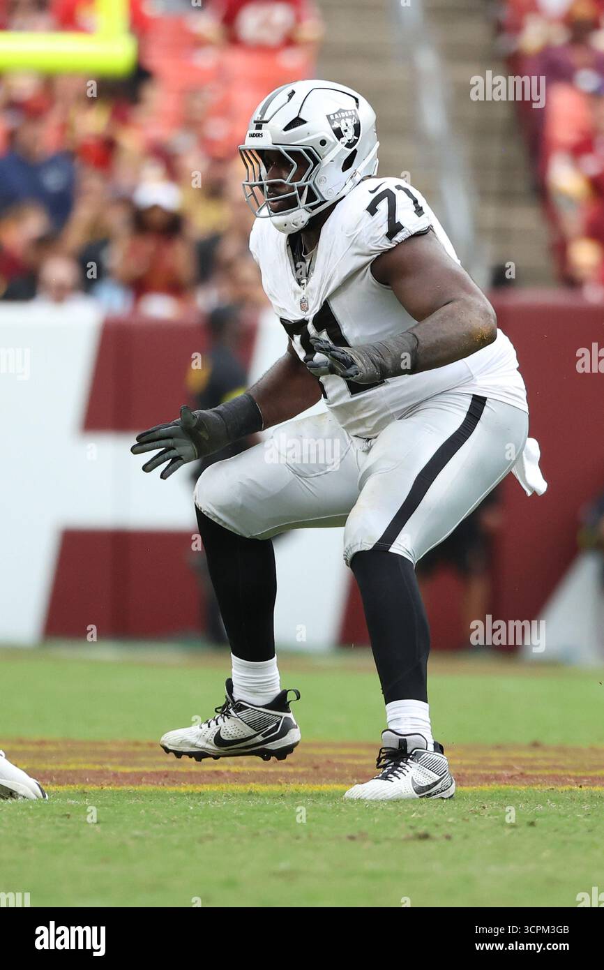 Las Vegas Raiders offensive tackle DJ Glaze (71) blocks during an NFL ...