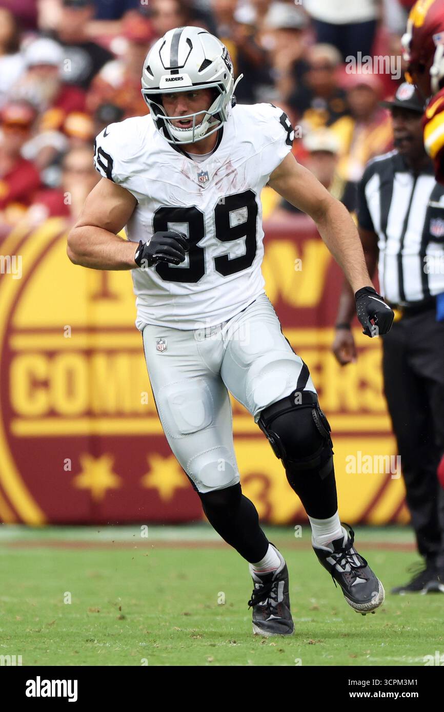 Las Vegas Raiders tight end Brock Bowers (89) runs a route during an ...