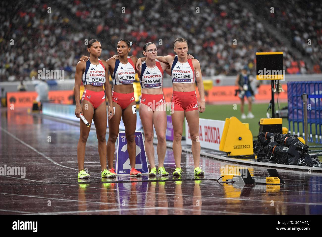 French Women's Relay Team competing in the 4x400m women’s relay final ...