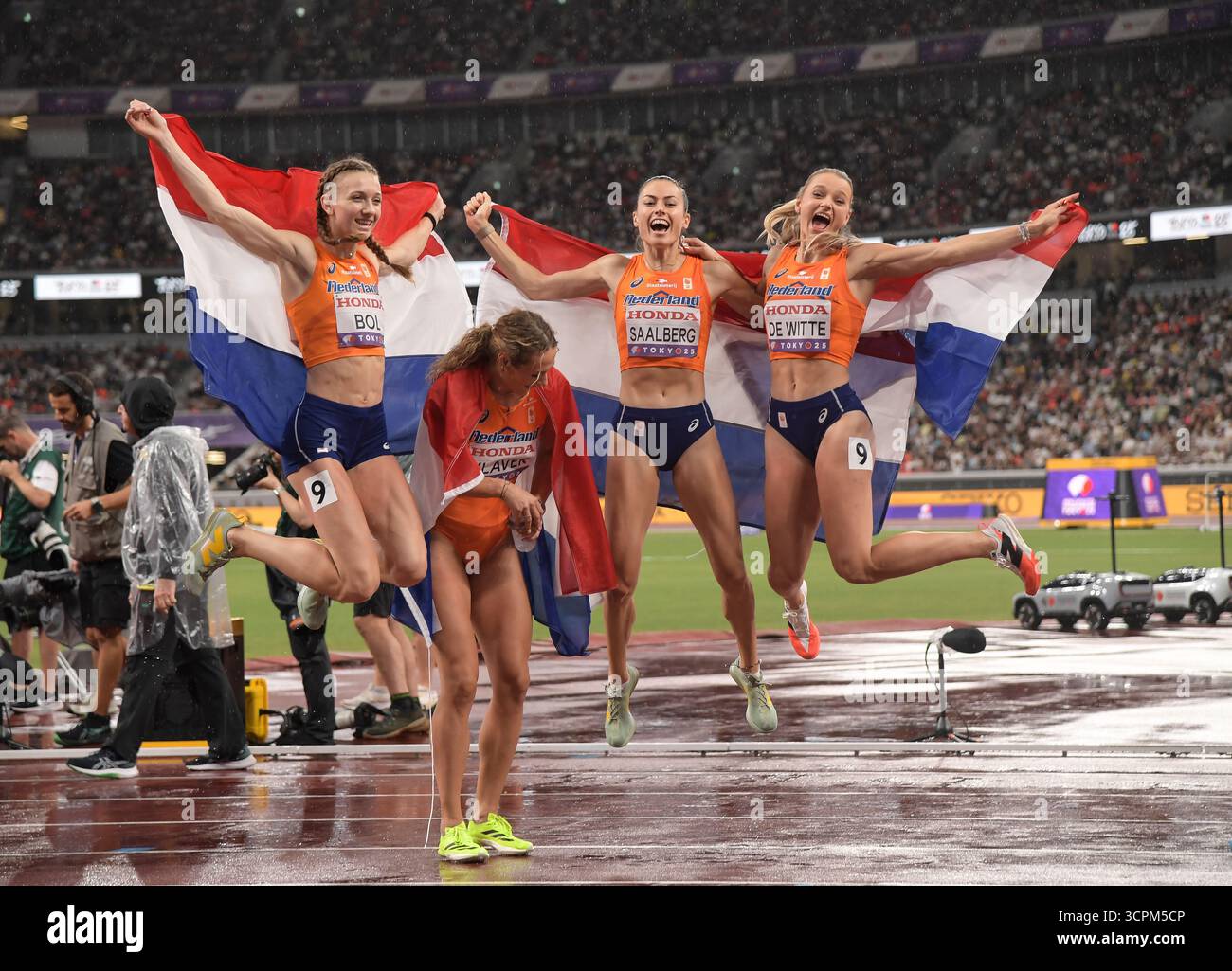 Netherlands Women's Relay Team competing in the 4x400m women’s relay ...