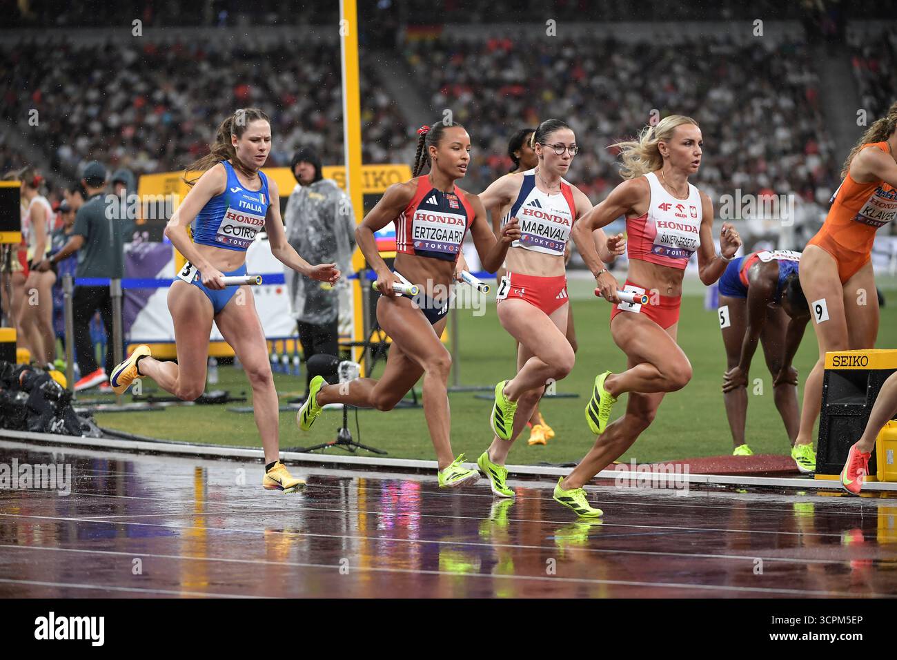 Justyna Święty-Ersetic of Poland competing in the 4x400m women’s relay ...