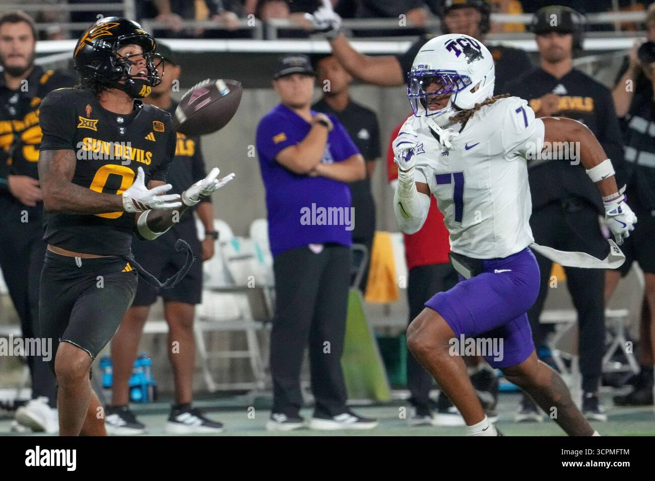 Arizona State Sun Devils wide receiver Jordyn Tyson (0) hauls in a ...