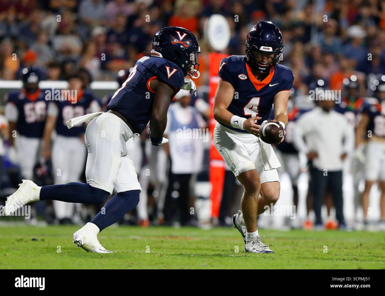 CHARLOTTESVILLE, VA - SEPTEMBER 26: Virginia Cavaliers quarterback ...