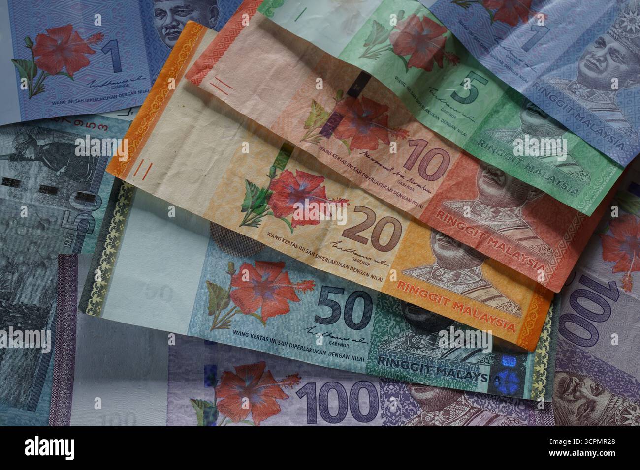 100 malaysian ringgit banknote hi-res stock photography and images - Alamy