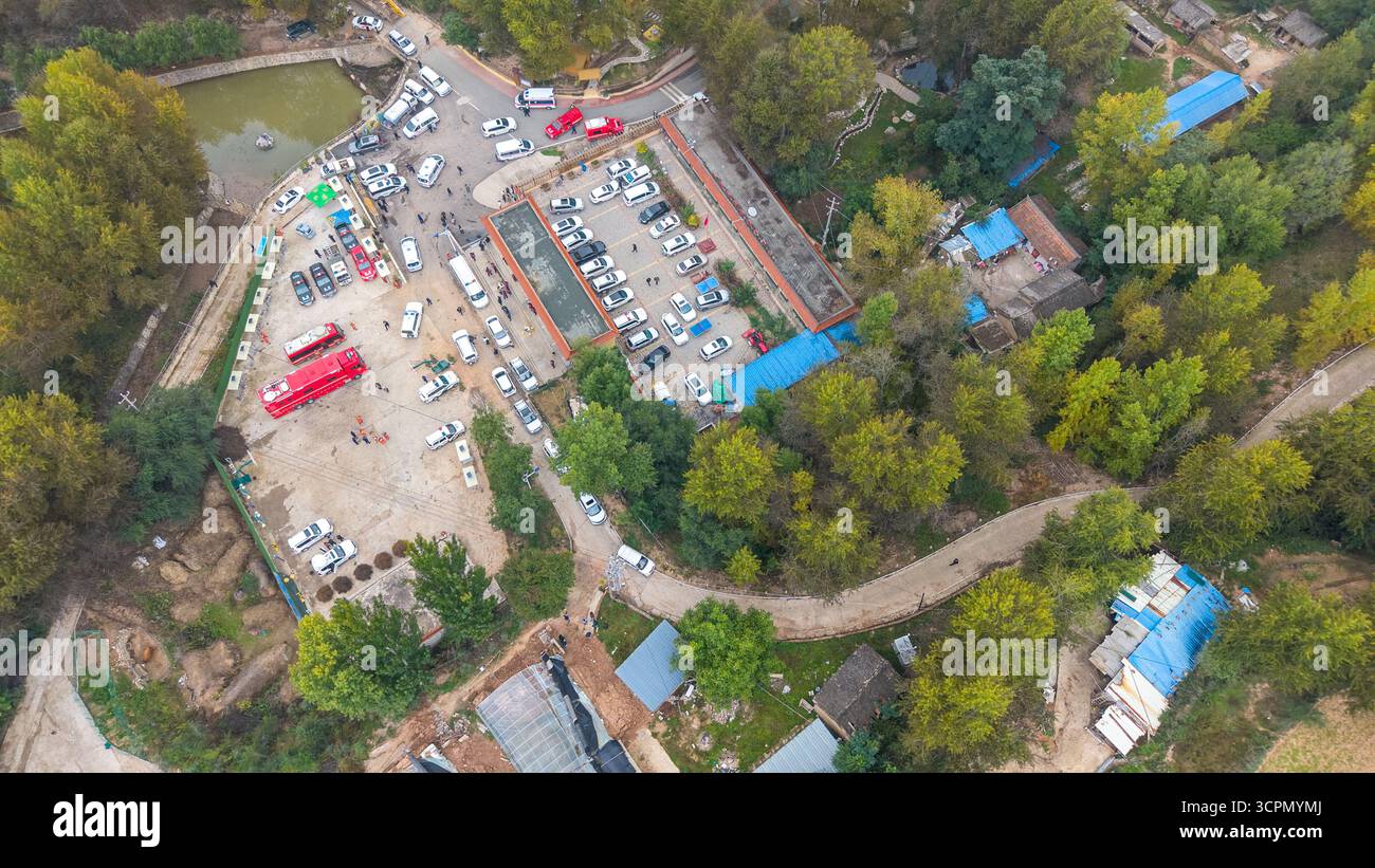 (250927) -- LONGXI, Sept. 27, 2025 (Xinhua) -- An aerial drone photo ...