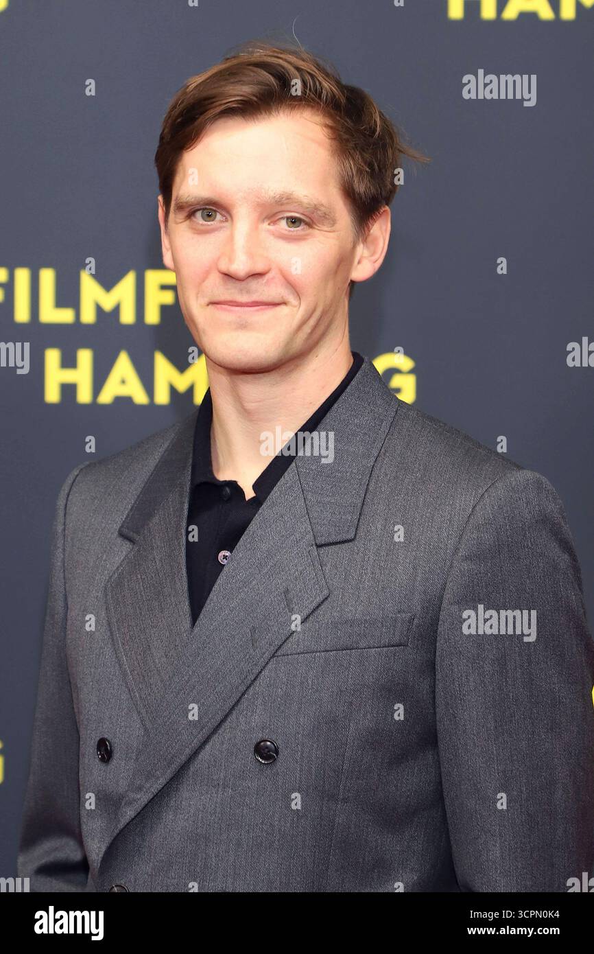 Jonas Ney bei der Premiere der ARD Miniserie Sternstunde der Mörder auf ...