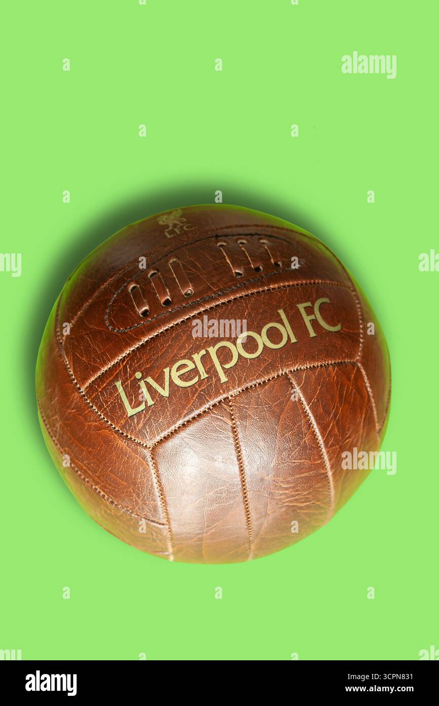 Old vintage liverpool fc football hi-res stock photography and images ...