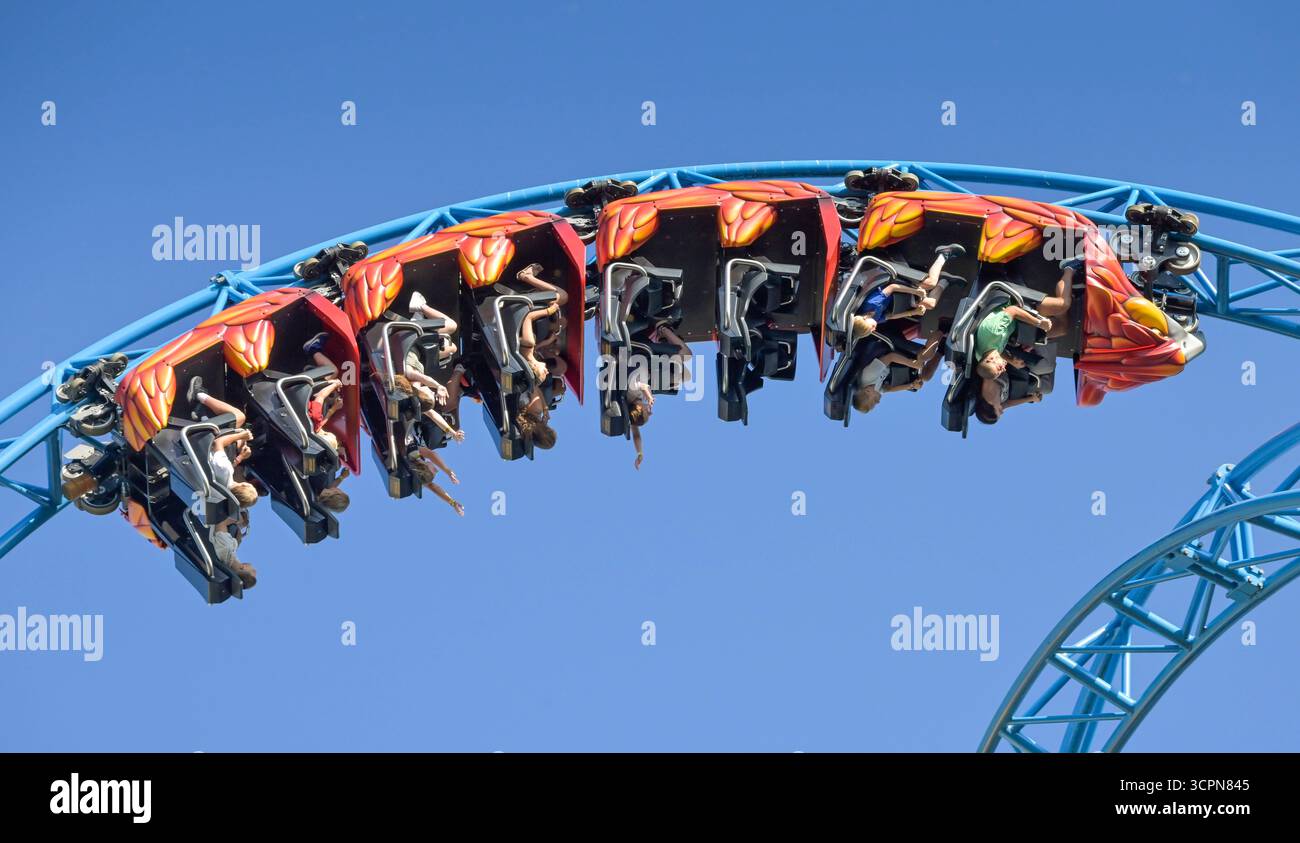 Achterbahn Taiga, Freizeitpark Linnanmäki, Helsinki, Finnland ...