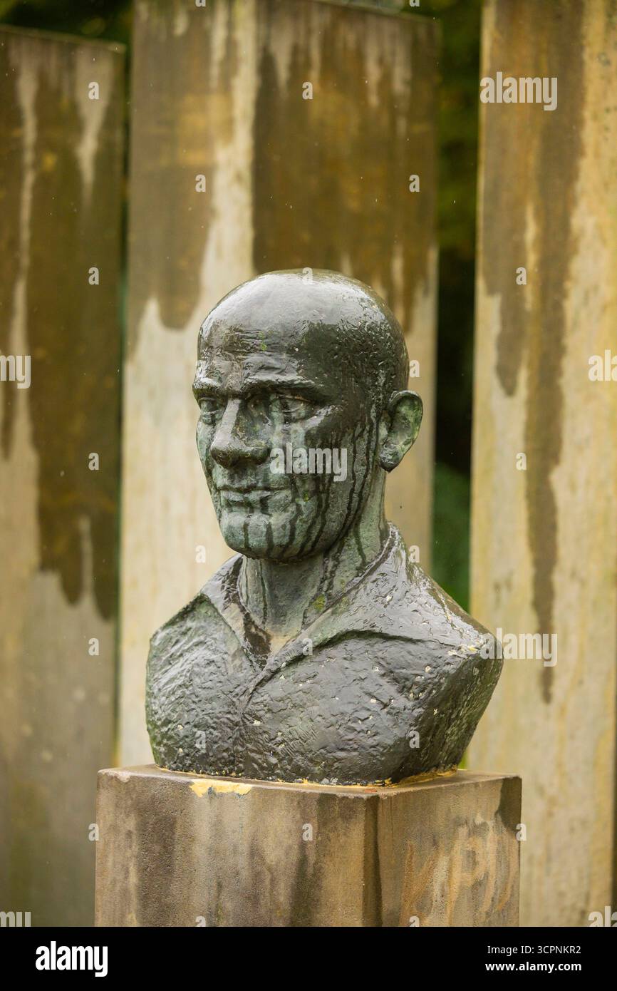 Ernst-Thälmann-Gedenkstätte Die Ernst-Thälmann-Gedenkstätte in Dresden steht am Strehlener Platz ...