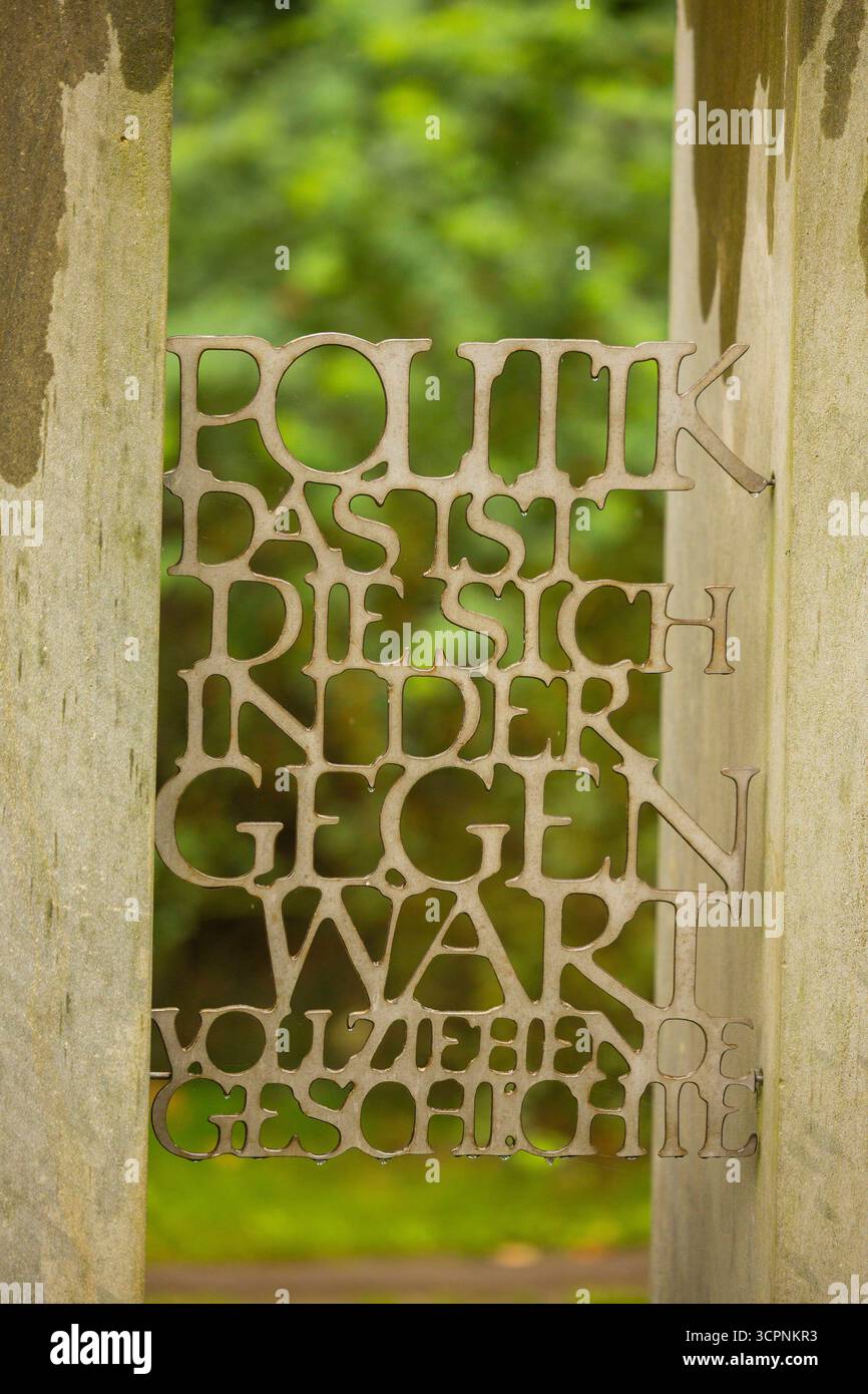 Ernst-Thälmann-Gedenkstätte Die Ernst-Thälmann-Gedenkstätte in Dresden steht am Strehlener Platz ...