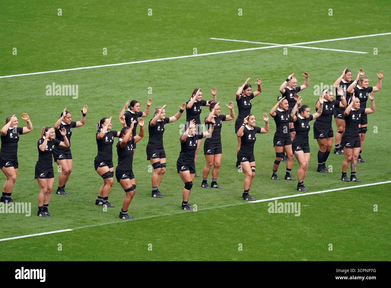 New Zealand players perform a Haka during the Women's Rugby World Cup ...
