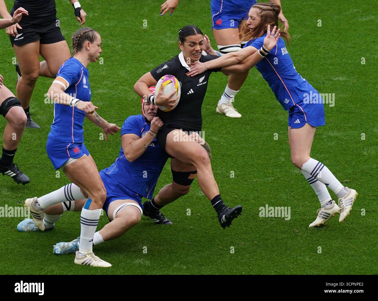New Zealand's Stacey Waaka (centre) in action with the ball during the ...