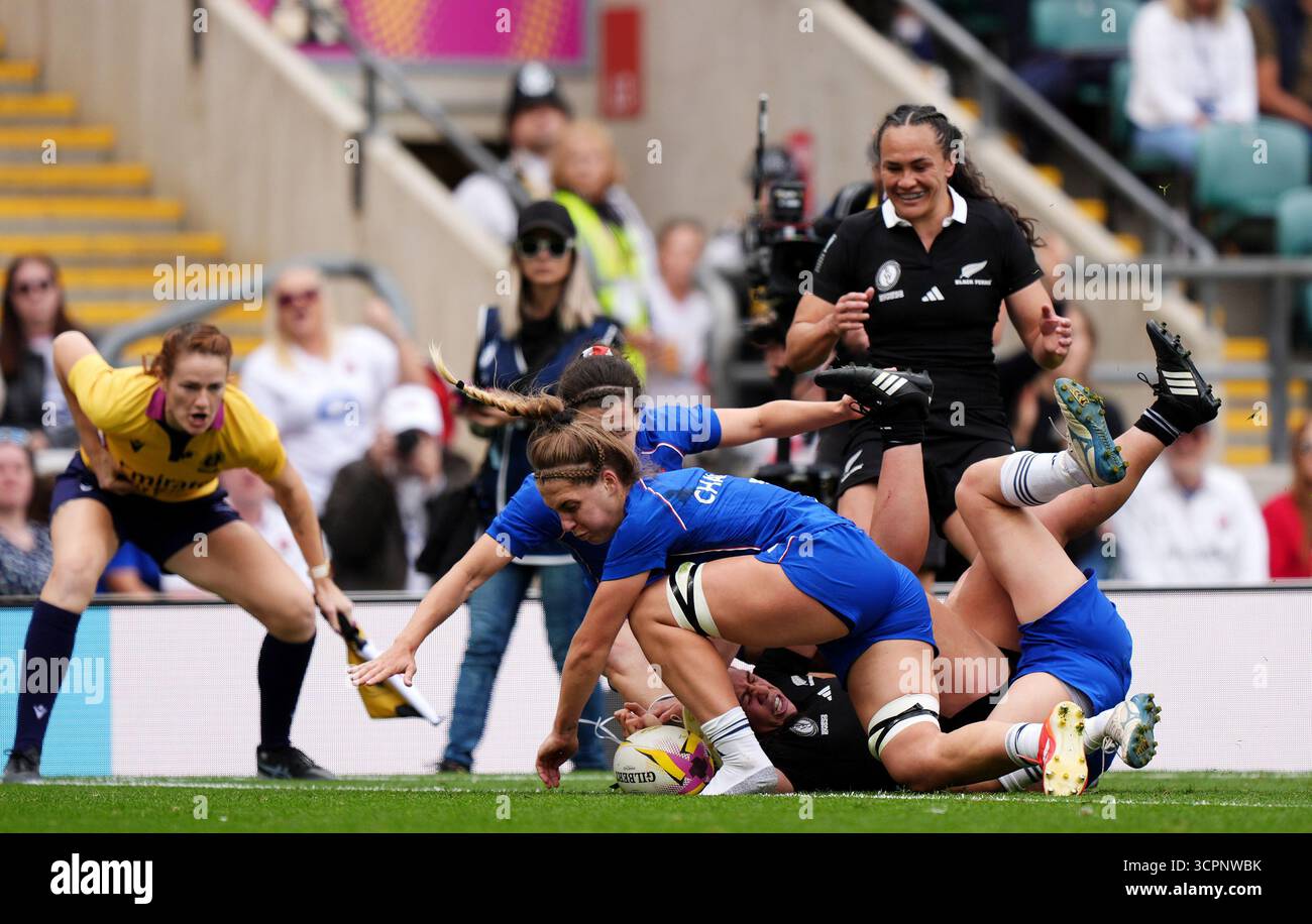 New Zealand's Sylvia Brunt scores a try during the Women's Rugby World ...