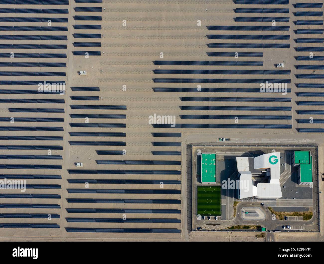 (250927) -- URUMQI, Sept. 27, 2025 (Xinhua) -- An aerial drone photo ...
