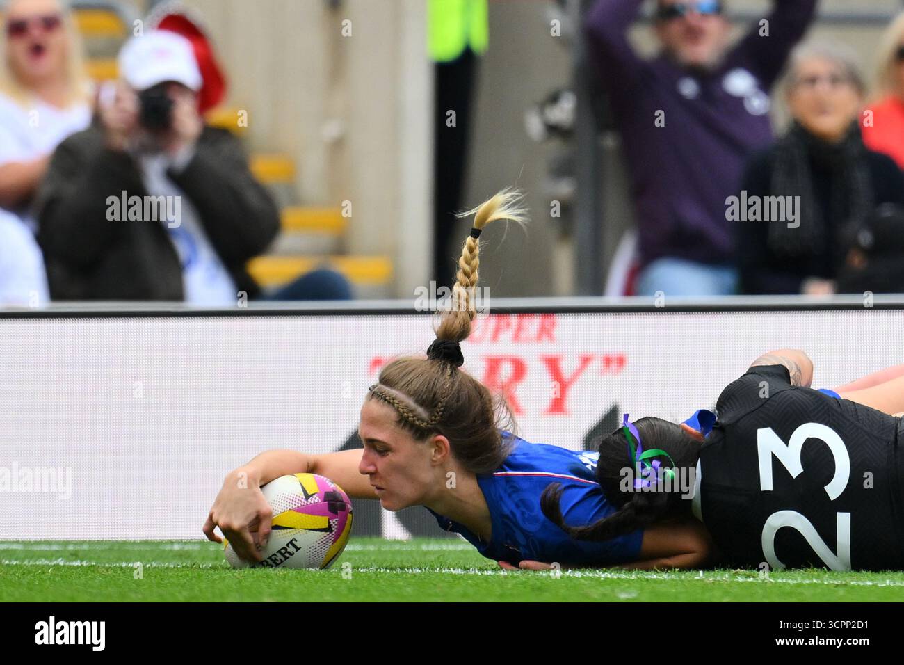 Lea Champon of France scores a try during the Women's Rugby World Cup ...