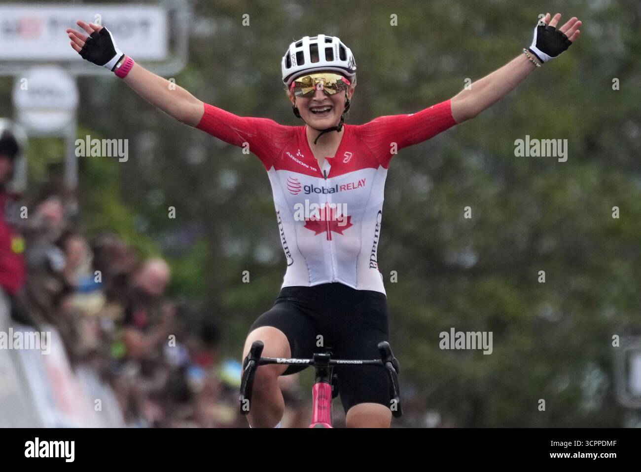 Canada's Magdeleine Vallieres Mill celebrates winning the women's Elite ...