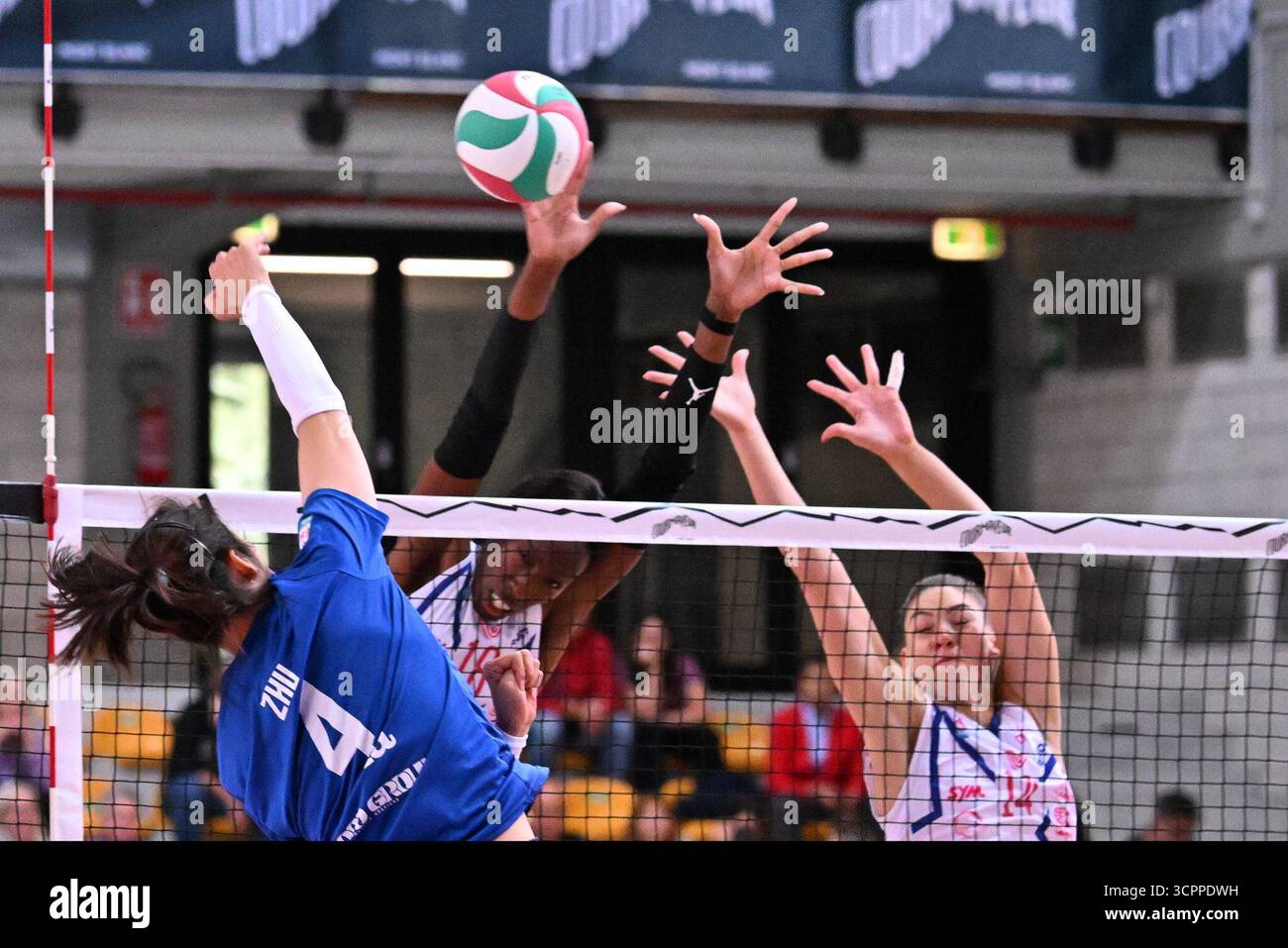 Zhu ting volley hi-res stock photography and images - Alamy