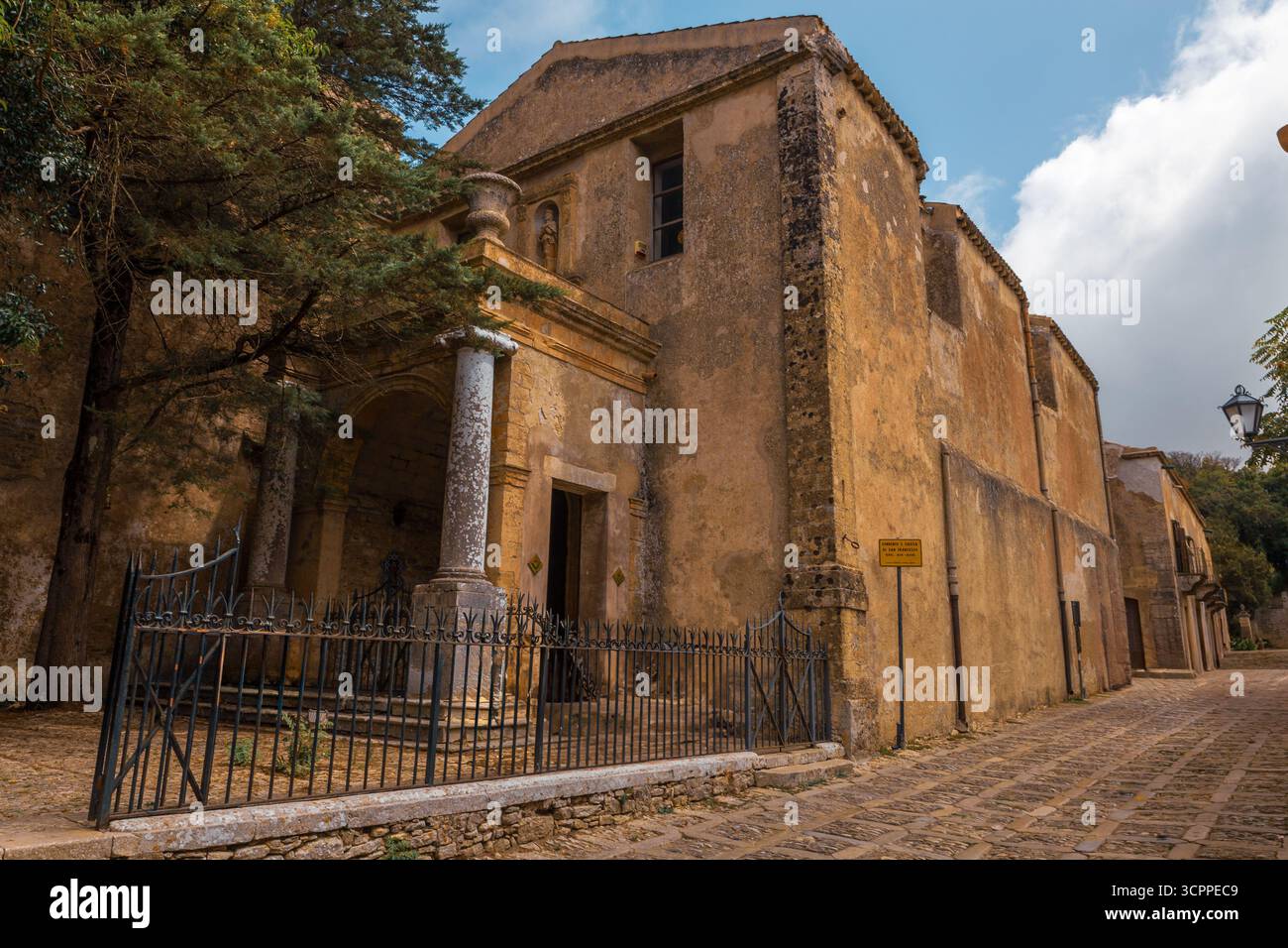Charming mediterranean cobblestone street hi-res stock photography and ...