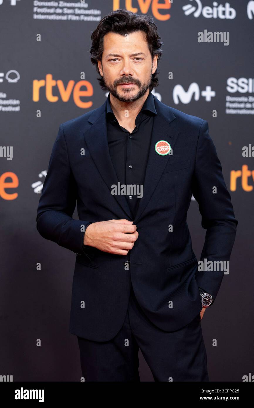 Alvaro Morte attended Anatomía De Un Instante (The Anatomy of a Moment ...