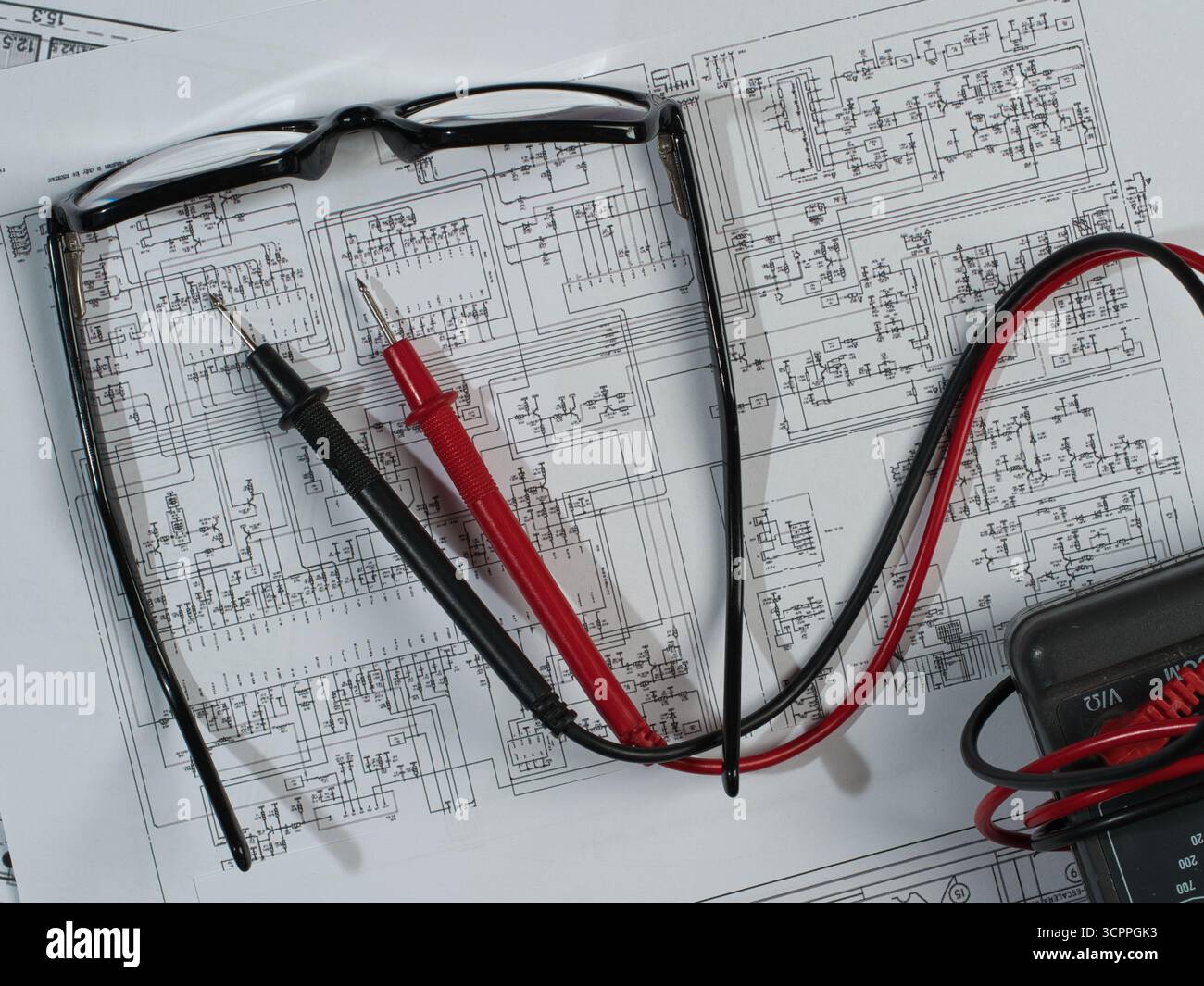 Complex circuit diagram hi-res stock photography and images - Alamy
