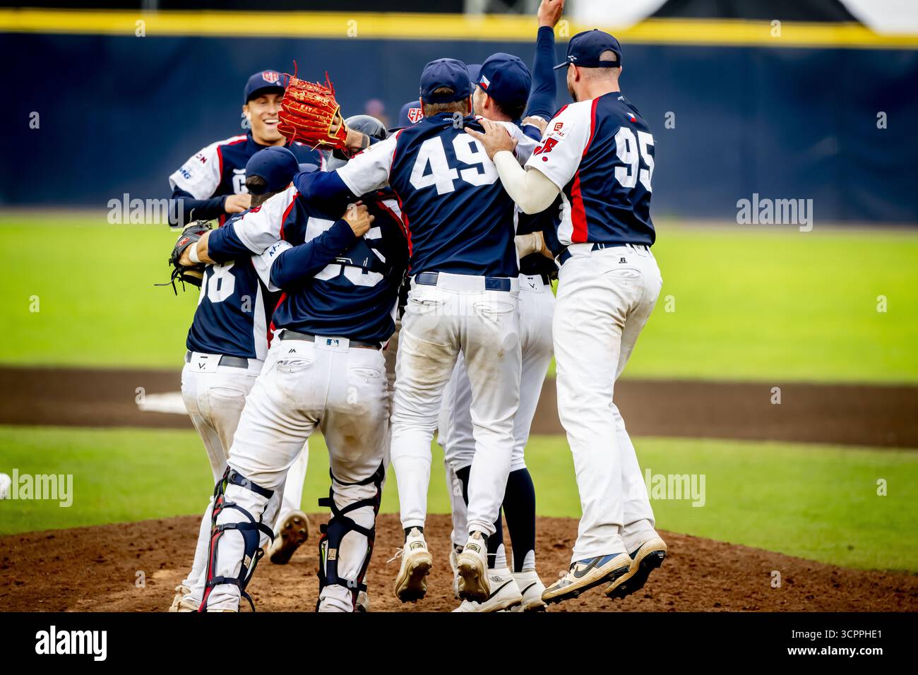 ROTTERDAM - Czech Republic baseball players celebrate against Spain during the consolation final ...