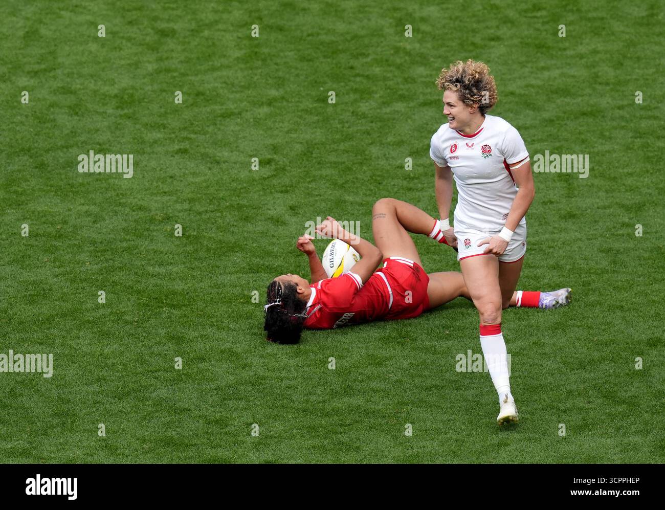 England's Ellie Kildunne (right) celebrates after scoring her sides ...