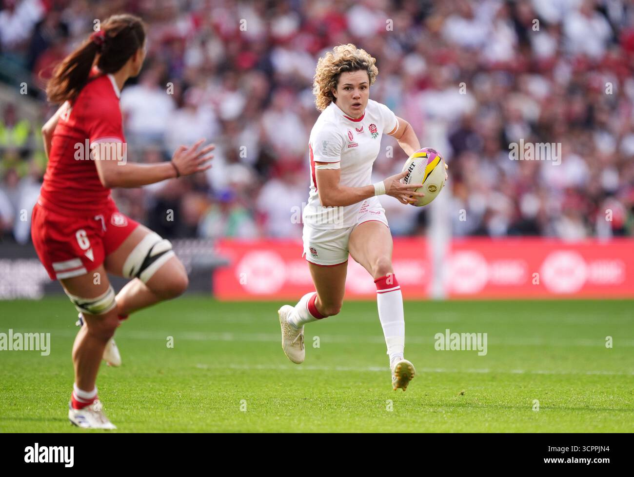 England's Ellie Kildunne (right) during the Women's Rugby World Cup ...