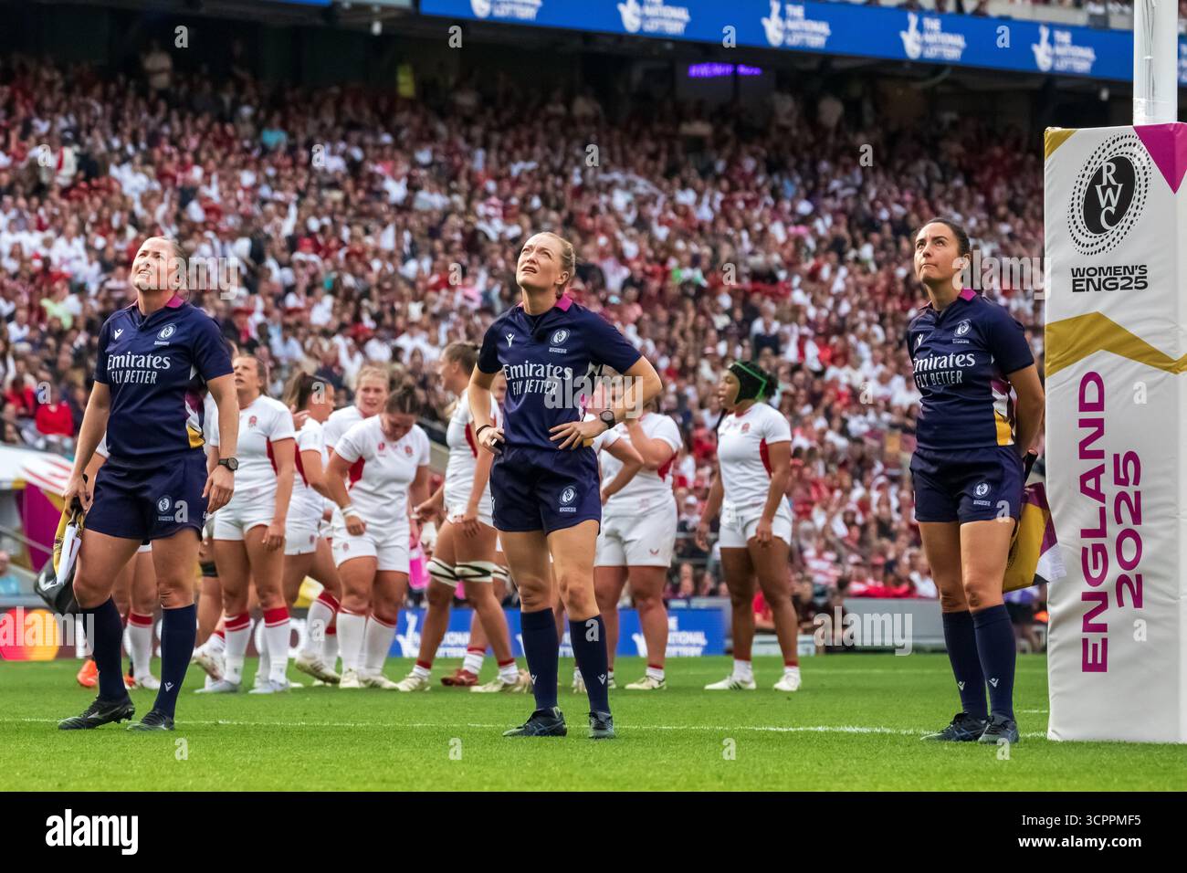 London, UK, 27th September 2025 Referee Hollie Davidson checks with the ...