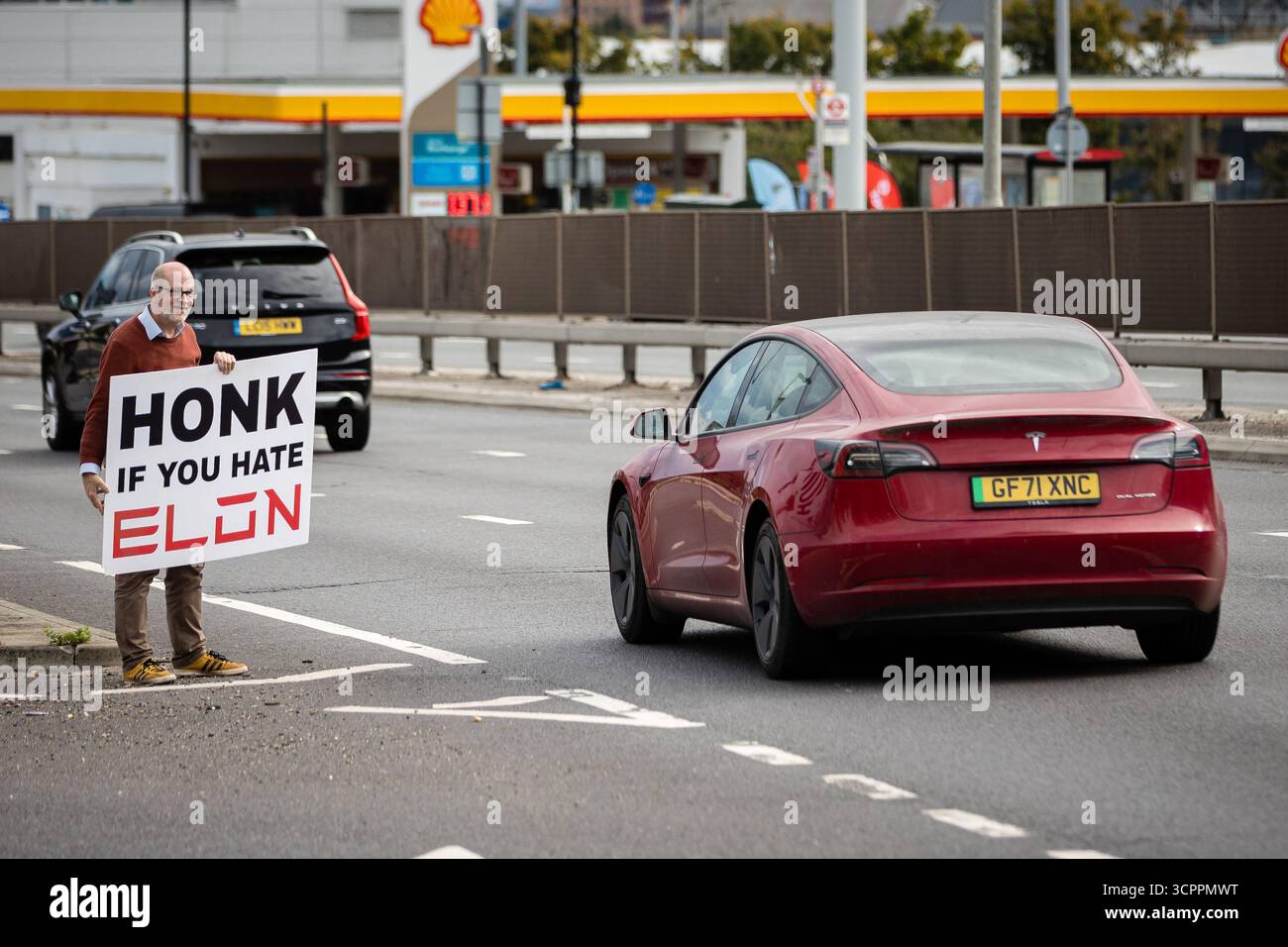 London, UK. 27th Sep, 2025. Activists from campaign group Tesla ...